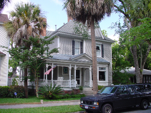 Brunswick, classical mansions
